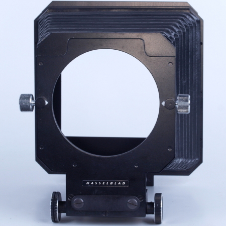 Hasselblad adjustable lens hood G-2. This accommodate 38mm to 250mm ...