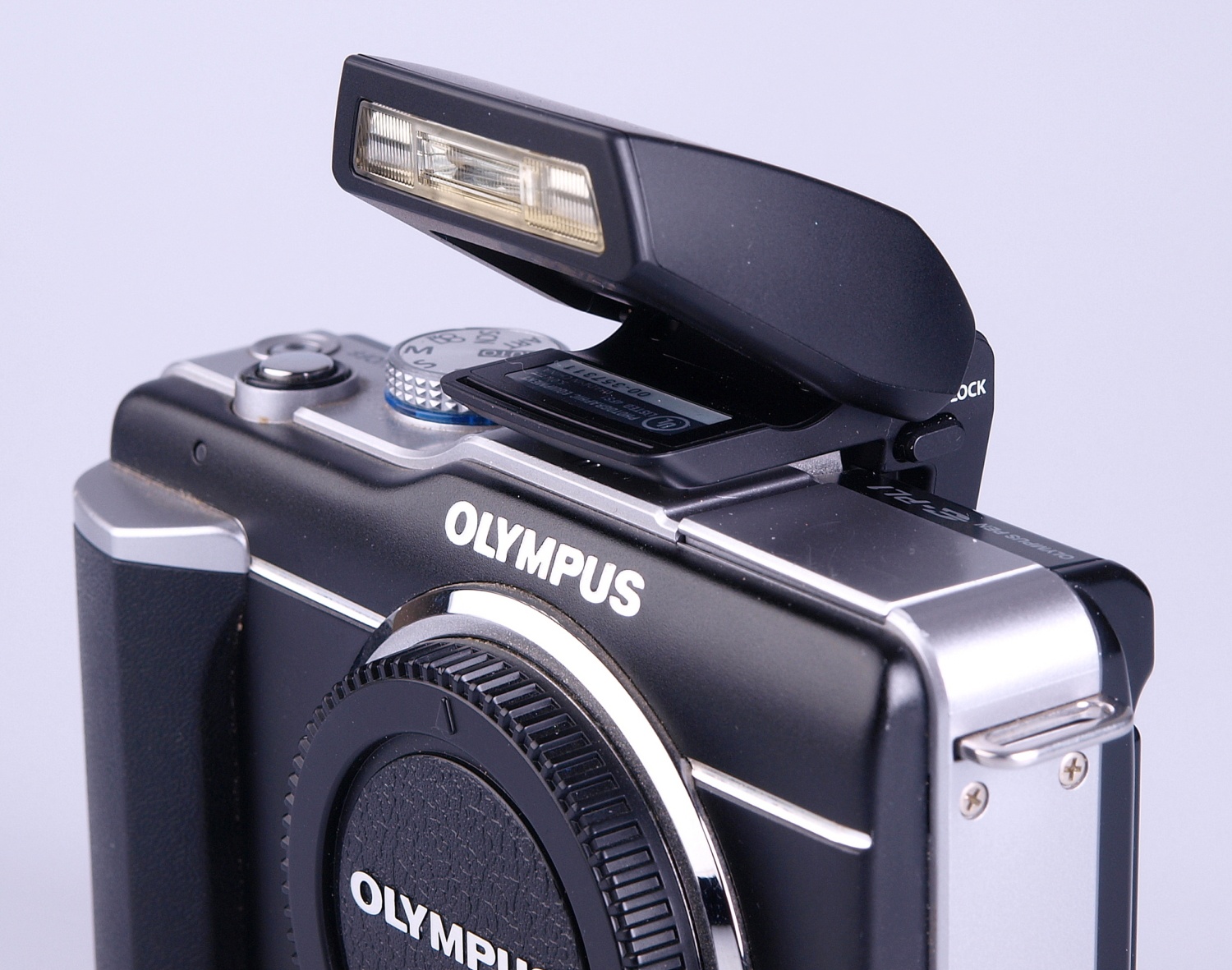 Olympus FL-LM2 Flash unit for use with OM-D E-M5 - OM-D E-M1/ Pen E-PL1 ...