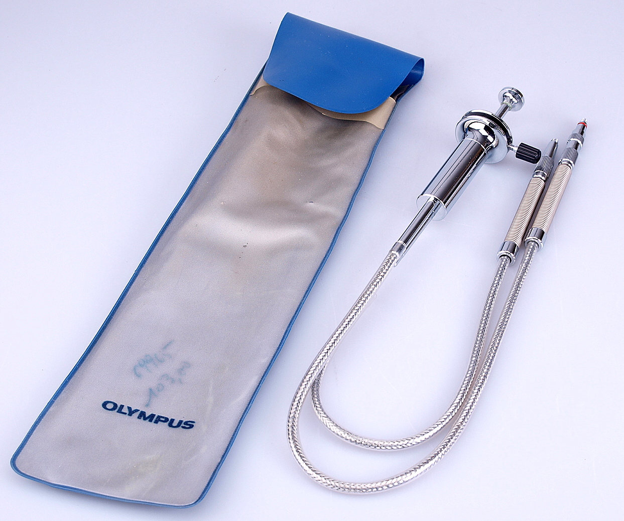 Olympus Double cable release for use with Auto bellows. - Wide Angle