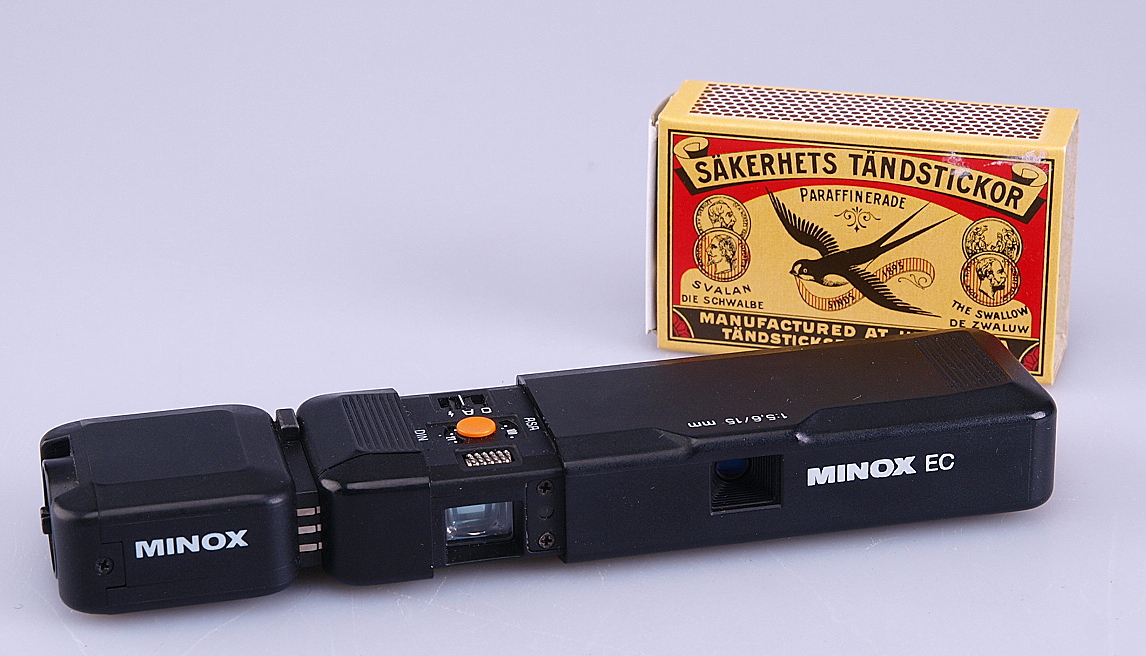 Minox EC with flashcube holder in clean working condition - Wide Angle