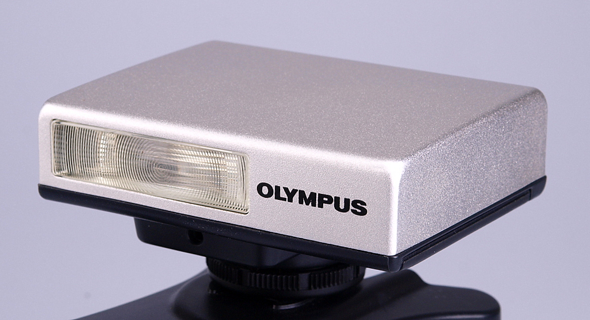 Olympus FL-14 Electronic Flash unit. fore use with Olympus Micro four ...